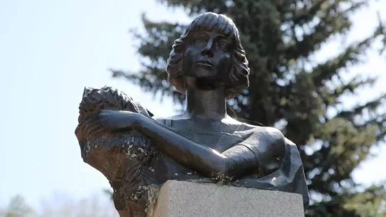 Bustoa Tsvetaeva USEN-Ivanovo herrian