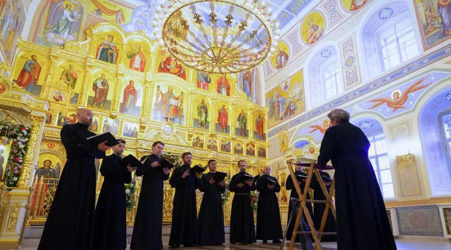 Chamber's Choir yeiyo Moscow Patriarchate "Old Russian Sneaker"