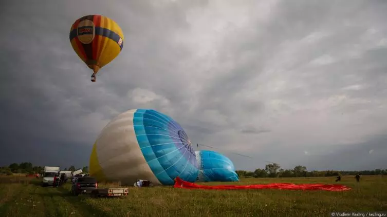Comment conquérir le ciel? Festival of Aeronautics dans Vieux Russe 2016