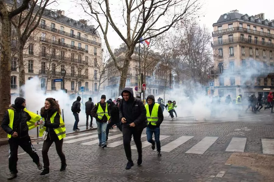 Pari Paris. 8 dekabr 2018