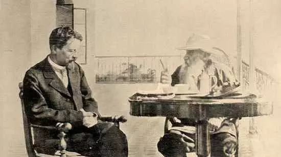 A. P. Chekhov un L. N. Tolstojs