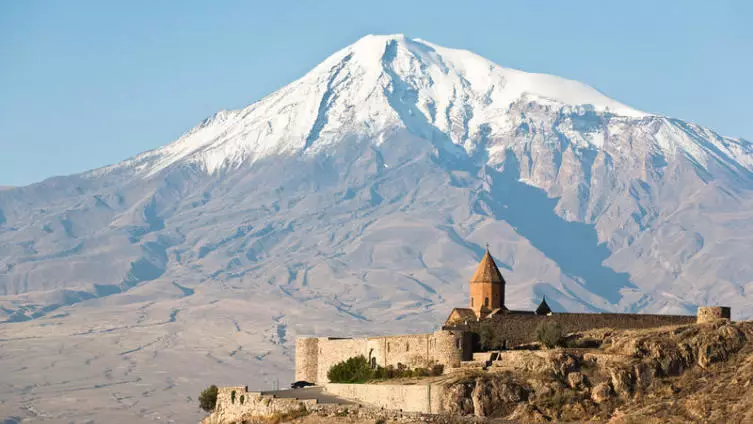 Waar is het beter om Ararat te bewonderen? Klooster koor virap