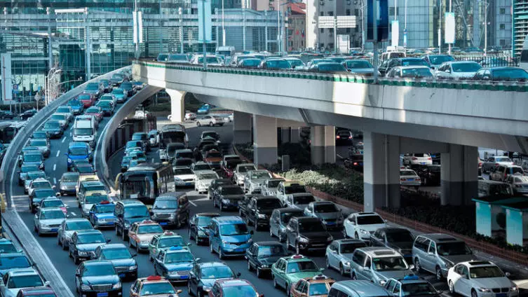 ယာဉ်ကြောပိတ်ဆို့မှုသည်လမ်းများပေါ်တွင်အဘယ်ကြောင့်ပေါ်ပေါက်လာသနည်း။