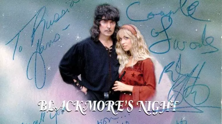 Hogyan rögzíti a Blackmore éjszakai csoportja az üregeket és az eredeti dalokat?