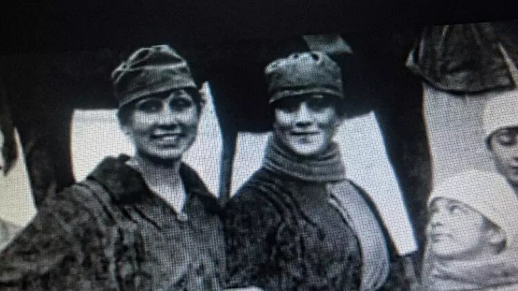 Daughters of Russian officers in Istanbul