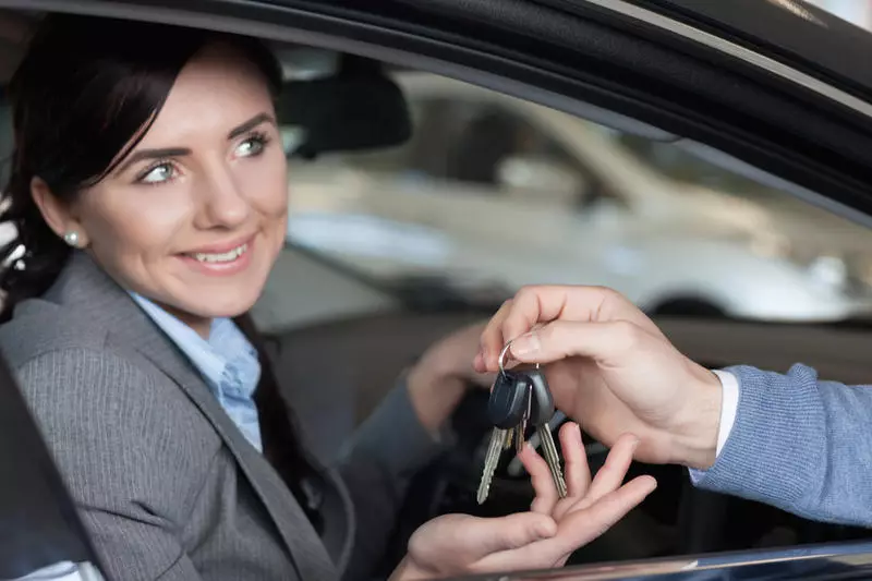 Kullanılmış bir araba nasıl satın alınır? Kadınlar için ipuçları