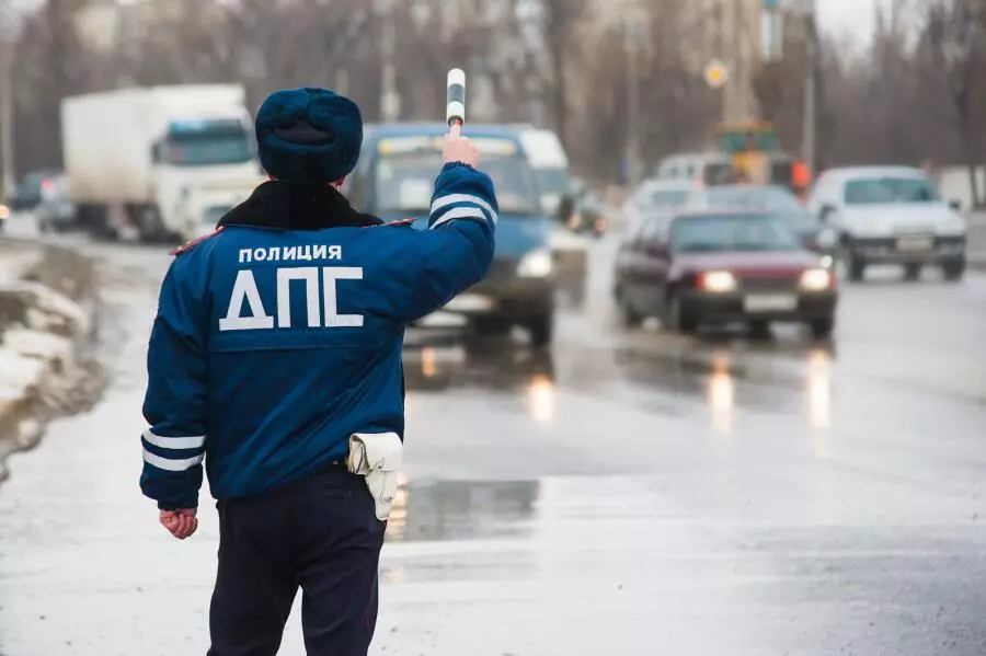 Kas ma pean autost lahkuma, kui inspektor sind peatas?