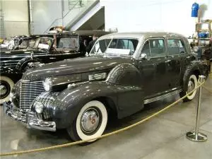 Cadillac Sixtie Yuvalanmış - Mükemmel Amerikan Tarzı Örneği