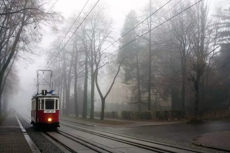 Bu dəhşətli tramvay deyilmi?