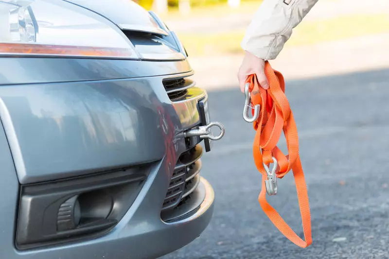 Wat binne de regels foar it trekken fan in auto op in fleksibele koppeling? Diel 1