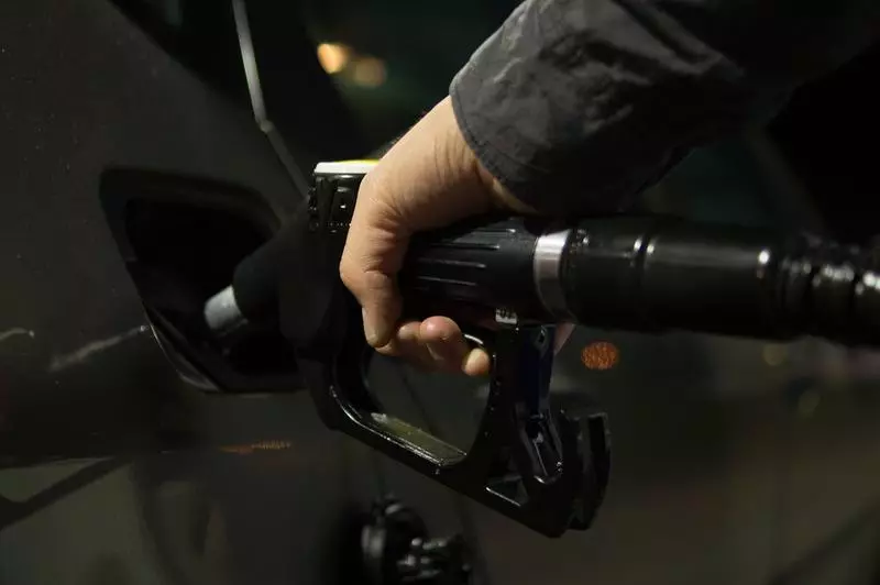 Madasigon sa awto sa usa ka mubo nga mga nota. Unsa kaha kon kita gipanalipdan sa dili maayo nga kalidad nga gasolina?