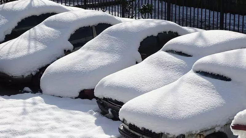 Car enthusiast at a notes. What if your car damaged fallen snow?