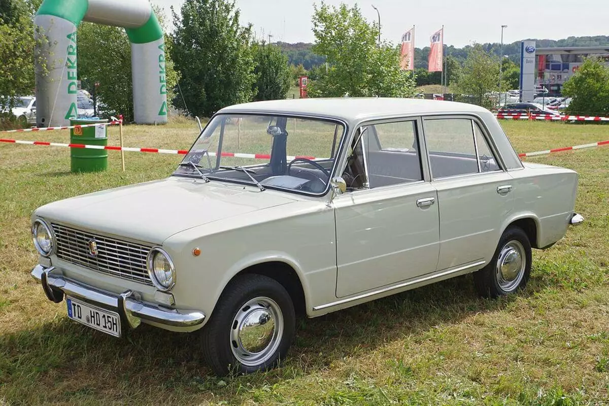 Kā beidzās stāsts par pasažieru automobiļu PSRS?