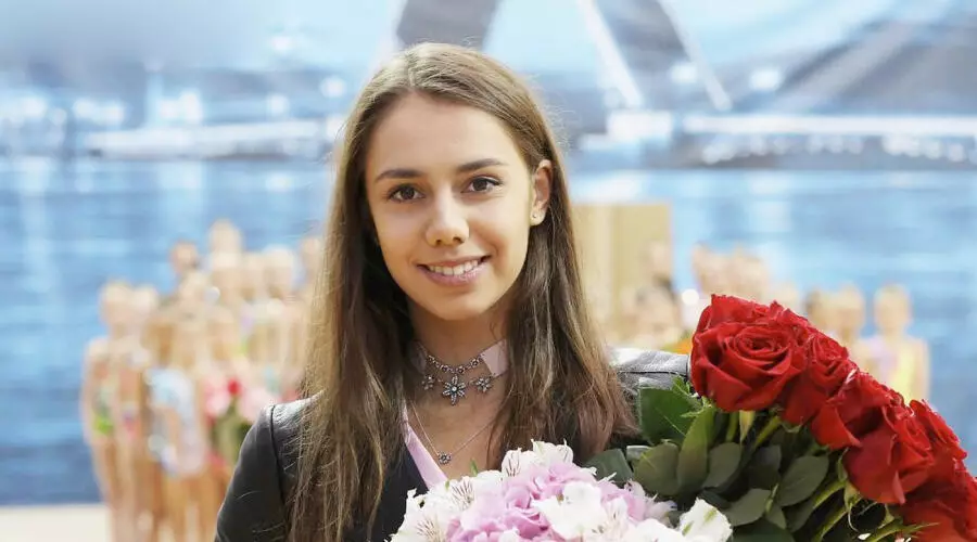 Margarita mamun, ċampjin Olimpiku fil-ġinnastika ritmika