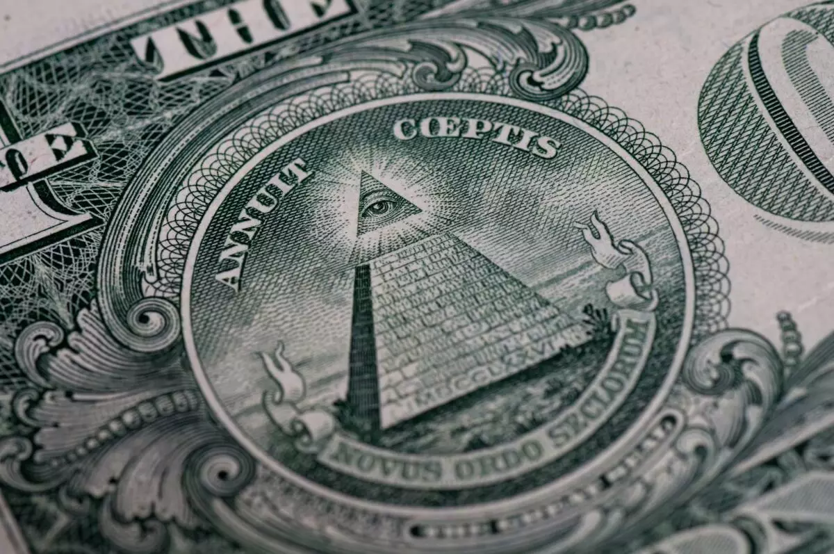 What do we know about the history of financial pyramids?