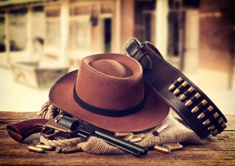 ตลับหมึก. 45 Long Colt ARR 1873 เหตุใดจึงออกเชยในตำนาน Wild West ได้รับการออกและตอนนี้?