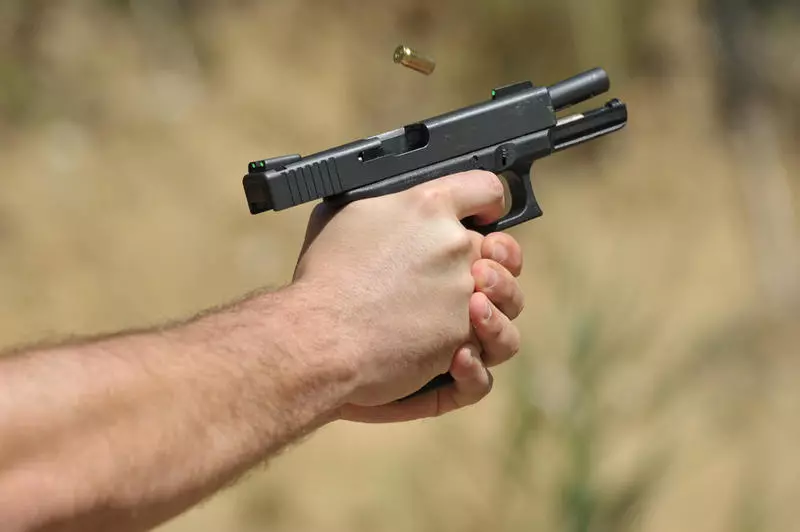 Kutambisa pistol "phantom-t". Nei izvi "zvinoshungurudza glock" zvichiramba chombo? Zvakanakira uye Zvakashata