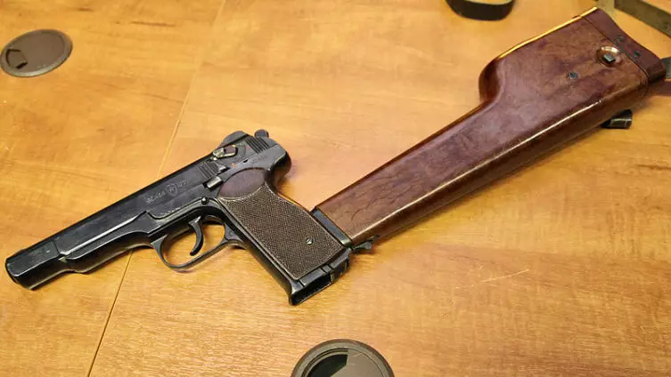 Pistola automatica dello stechkin. Perché è chiamato 