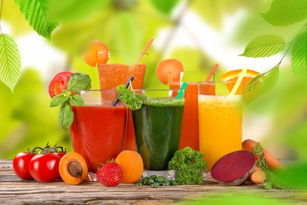 Ọhụrụ ma ọ bụ na ọ dị ọhụrụ? Nke ahụ bụ ajụjụ! You na-a drinkụ ihe ọ juiceụ juiceụ ọhụrụ?