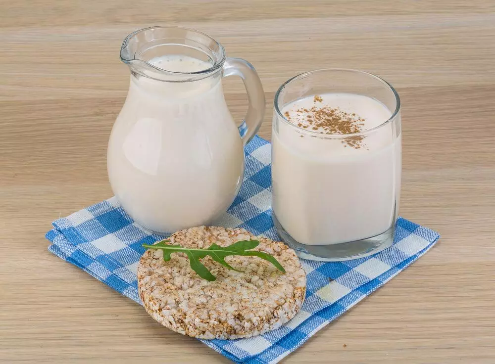 Kefir மற்றும் ஐஸ் கிரீம் சமைக்க எப்படி? வீட்டில் ஃபேரி டேல்